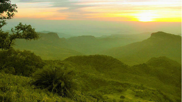 How to reach Pachmarhi | India.com