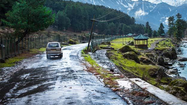 Why you should visit Pahalgam in summers | India.com