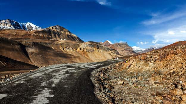 9 mesmerizing pics that sum up the beauty of mountain passes in India ...