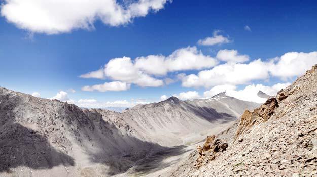 9 mesmerizing pics that sum up the beauty of mountain passes in India ...