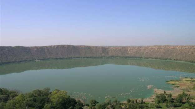How to reach Lonar Crater Lake | India.com
