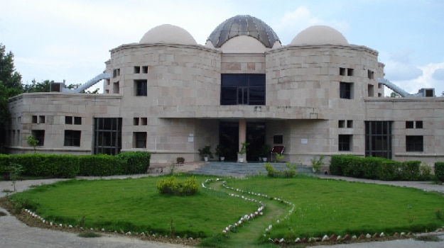 Prettiest University Campuses In India That You Will Want To Visit ...