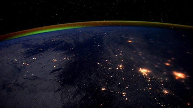 These 4 amazing photographs of aurora from space will make your day ...