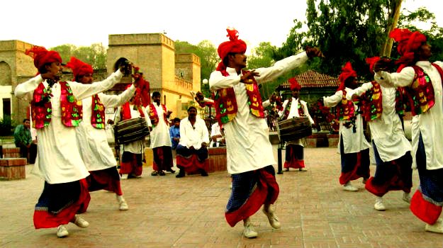 Lohri 2016: 7 interesting facts you must know about it | India.com
