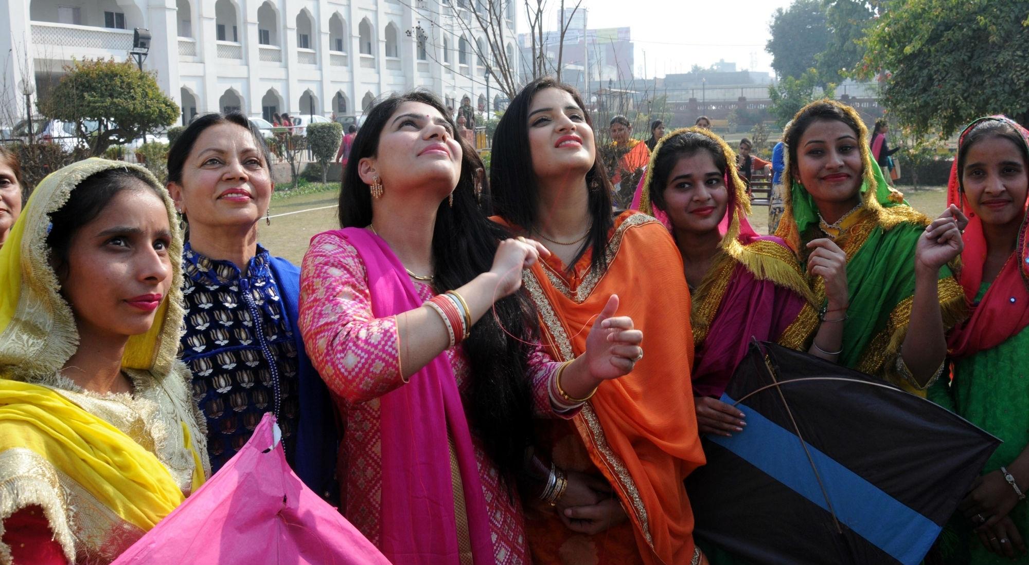 Lohri 2016: How Lohri is celebrated in Amritsar | India.com