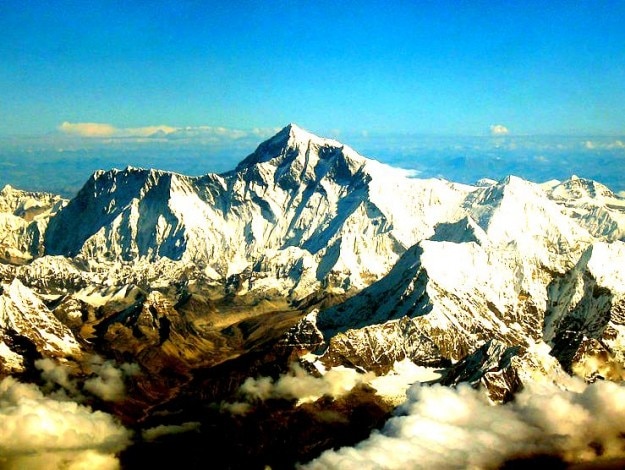 Amazing natural wonders of the world: Mount Everest | India.com