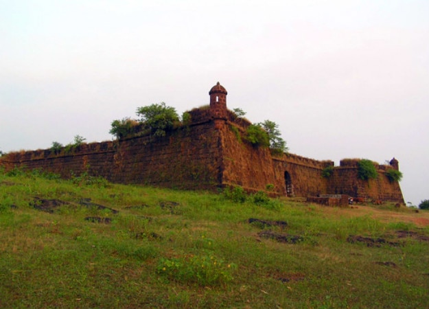7 spectacularly beautiful forts of Goa! | India.com
