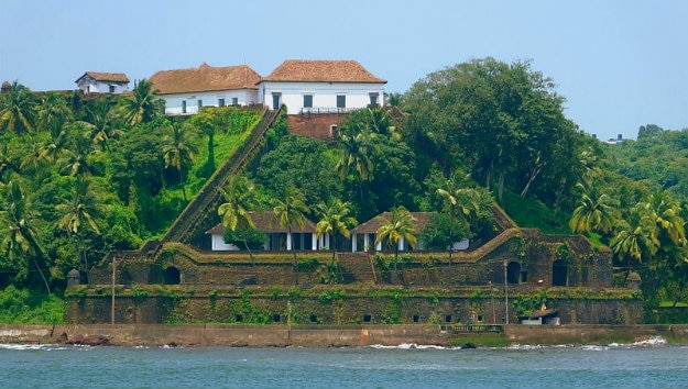 7 spectacularly beautiful forts of Goa! | India.com