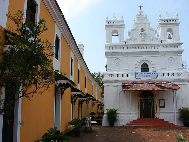 7 spectacularly beautiful forts of Goa! | India.com