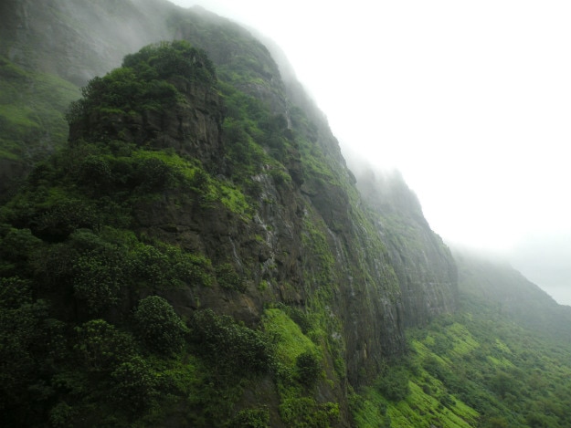 Monsoon trek from Mumbai: Kalavantin Durg and Prabalgad will take your ...