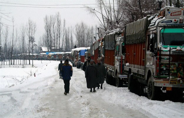 Srinagar receives first snowfall of the season ending dry spell. VIEW ...
