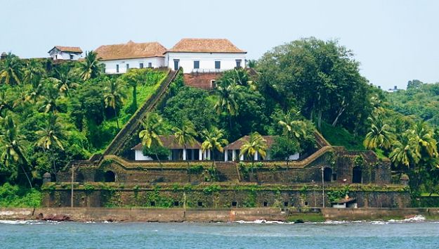 Reis Magos Fort in Goa | Reis Magos Fort Tour | Reis Magos Fort Map ...
