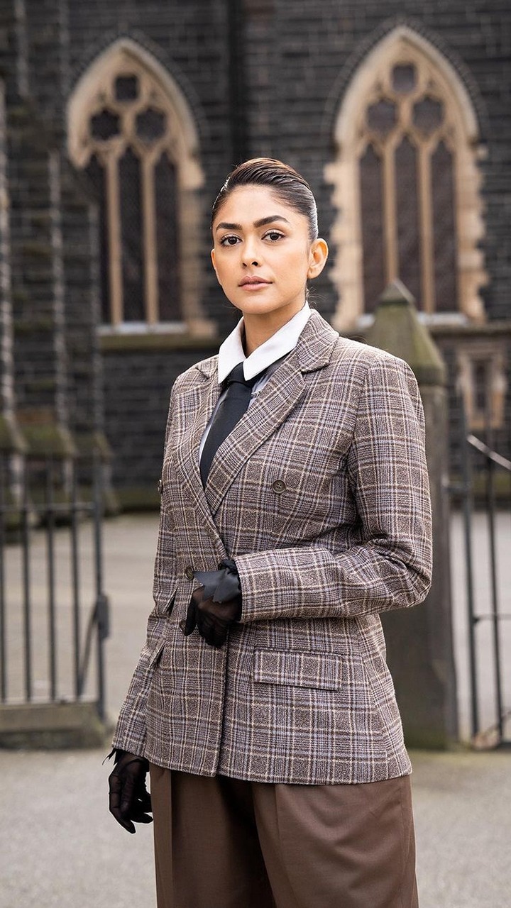Maneka Gandhi Modelling Towel