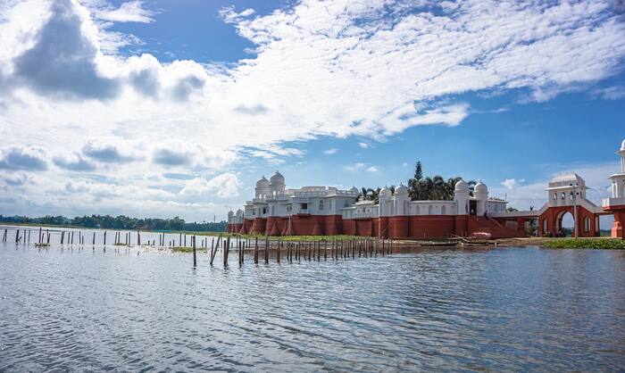Ujjayanta Palace To Neermahal Lake Palace: 5 Best Places To Visit In ...