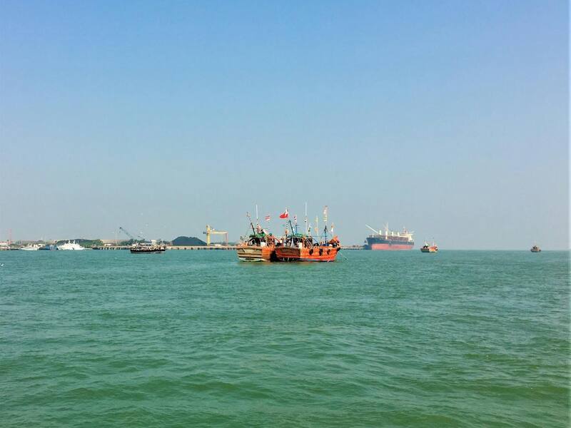 Dwarkadhish Temple To Nageshwar Jyotirlinga: 5 Best Places To Visit In ...