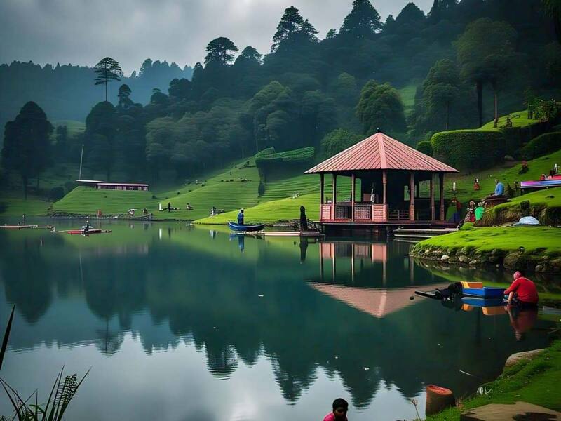 झील, चाय बागानों और बादलों की जादुई दुनिया के अनोखे समुद्री किनारे