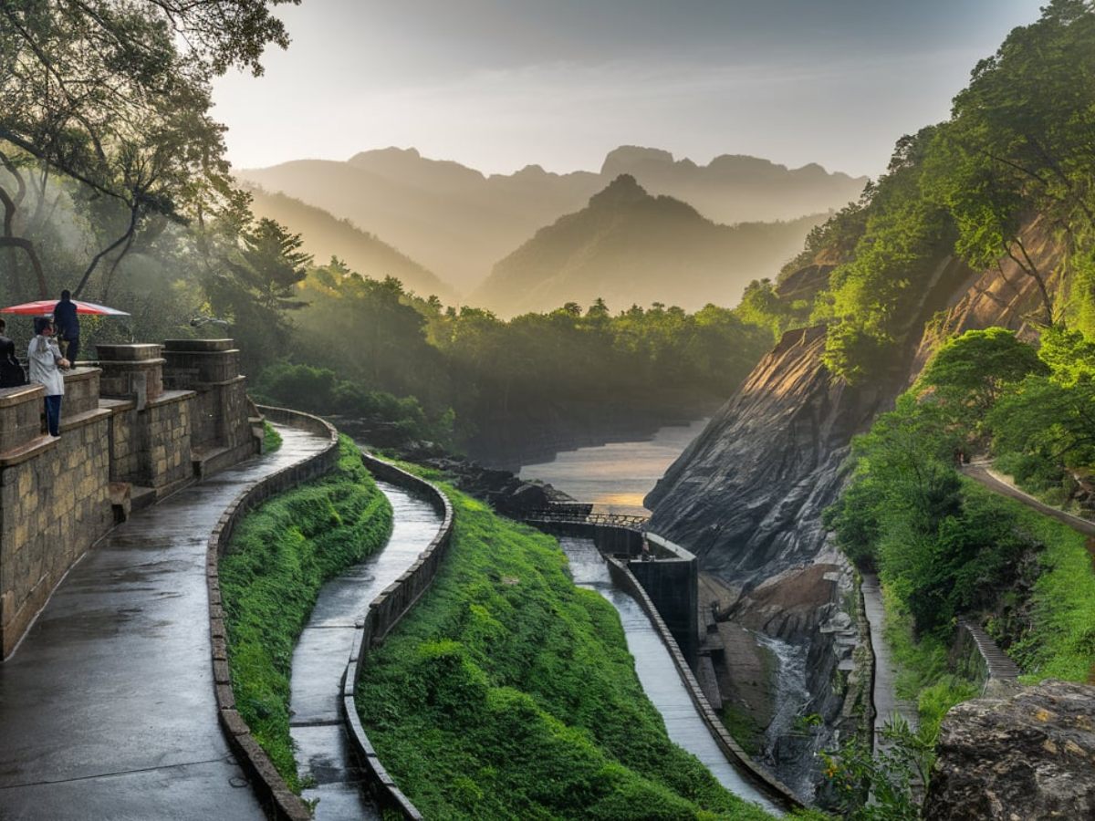 7 Top Scenic Road Trips Near Pune To Take During Monsoon