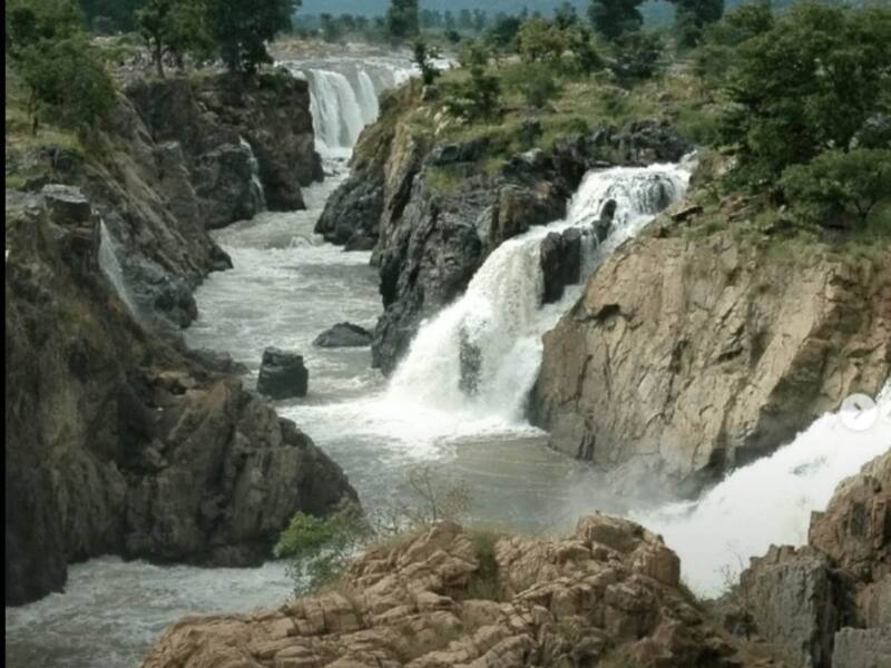 6 Ranchi Waterfalls Straight Out Of A Bollywood Dream—You’ll Fall in Love!